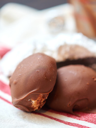 Five Ingredient Mint Chocolate Candy - Show Me the Yummy