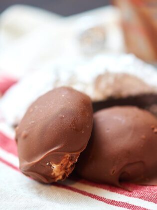 Five Ingredient Mint Chocolate Candy - Show Me the Yummy