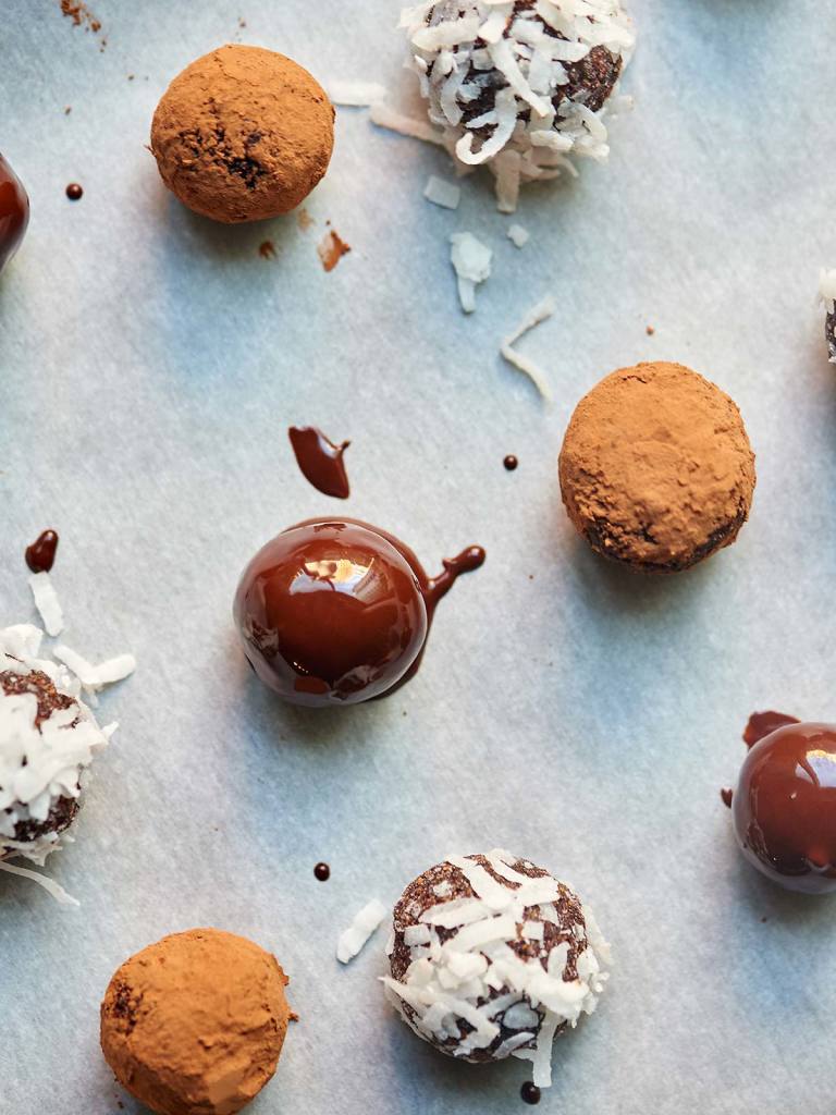 No Bake Chocolate Peanut Butter Energy Bites Recipe - Healthy, GF!