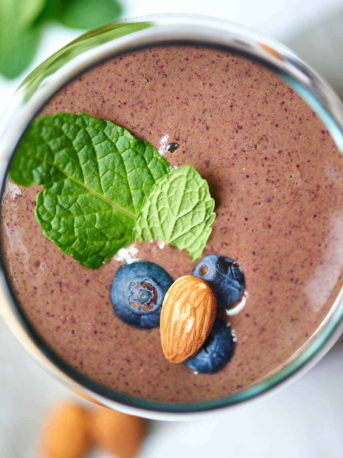 Chocolate Berry Green Protein Smoothie - 300 calories