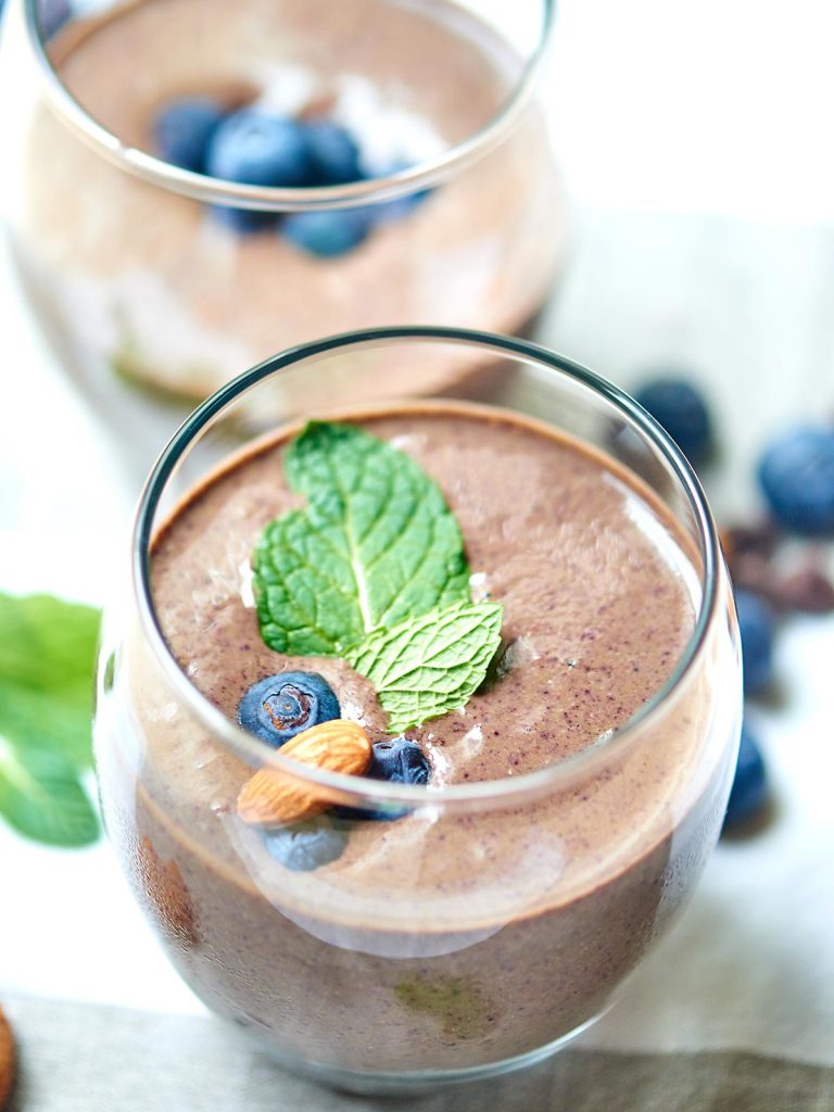 Chocolate Berry Green Protein Smoothie - 300 calories