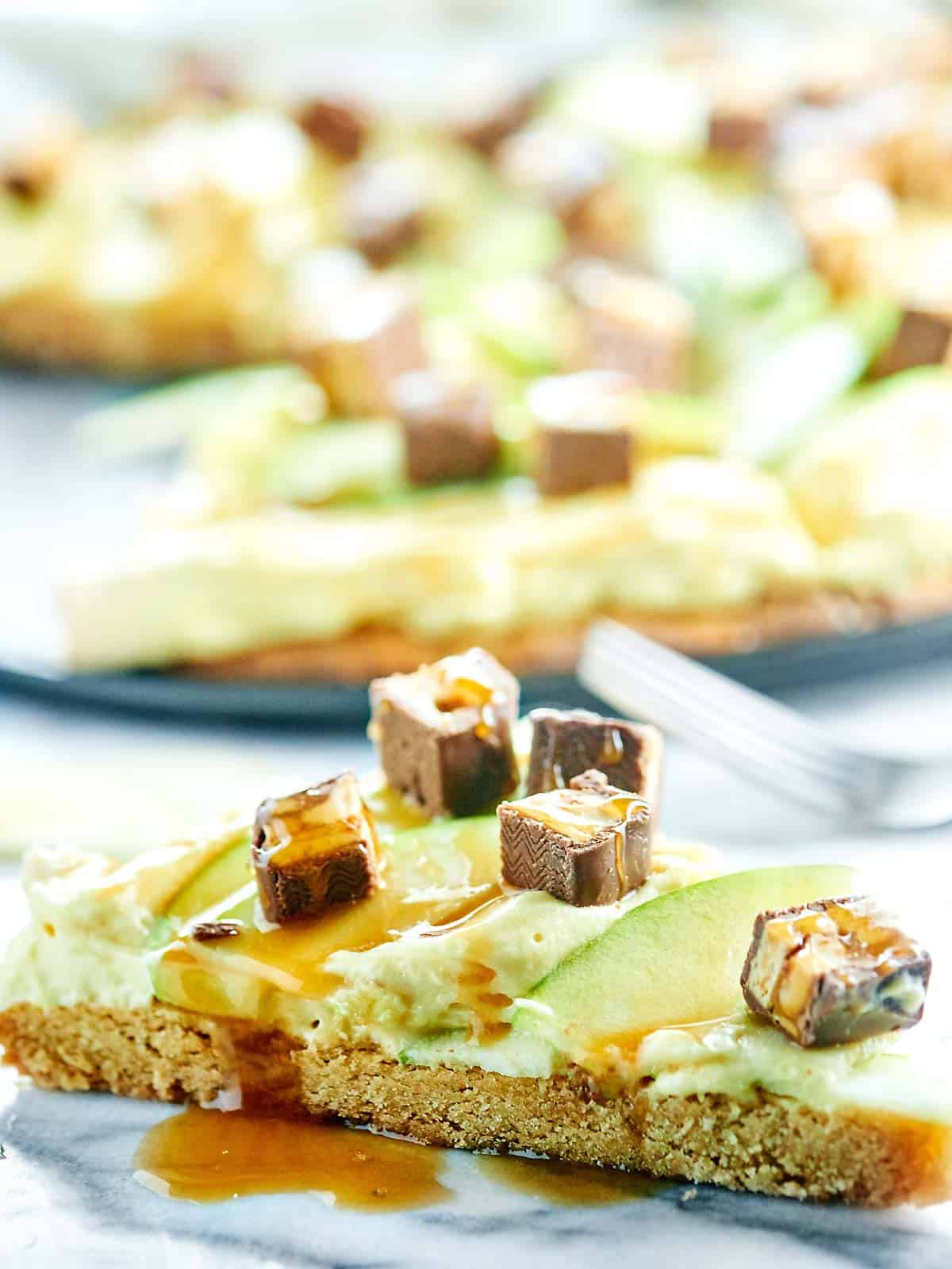 Caramel Apple Dessert Pizza - w/ Snickers
