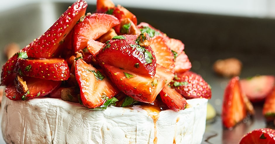 Strawberry Baked Brie Recipe - Easy Spring Appetizer