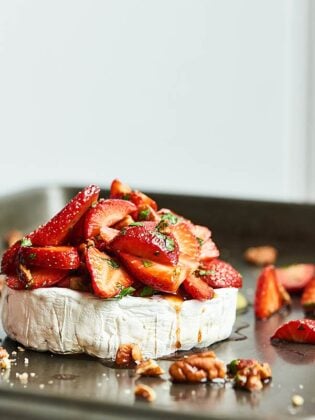 Strawberry Baked Brie Recipe Easy Spring Appetizer