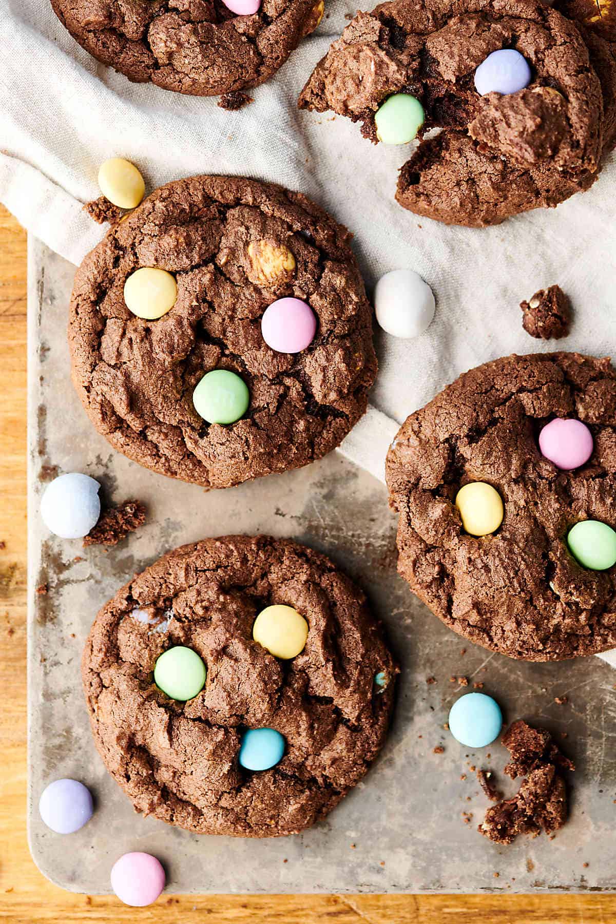Chocolate Cadbury Egg Cookies Recipe - Cadbury Mini Eggs & M&Ms Chocolate Cadbury Egg Cookies Recipe - Cadbury Mini Eggs & M&Ms