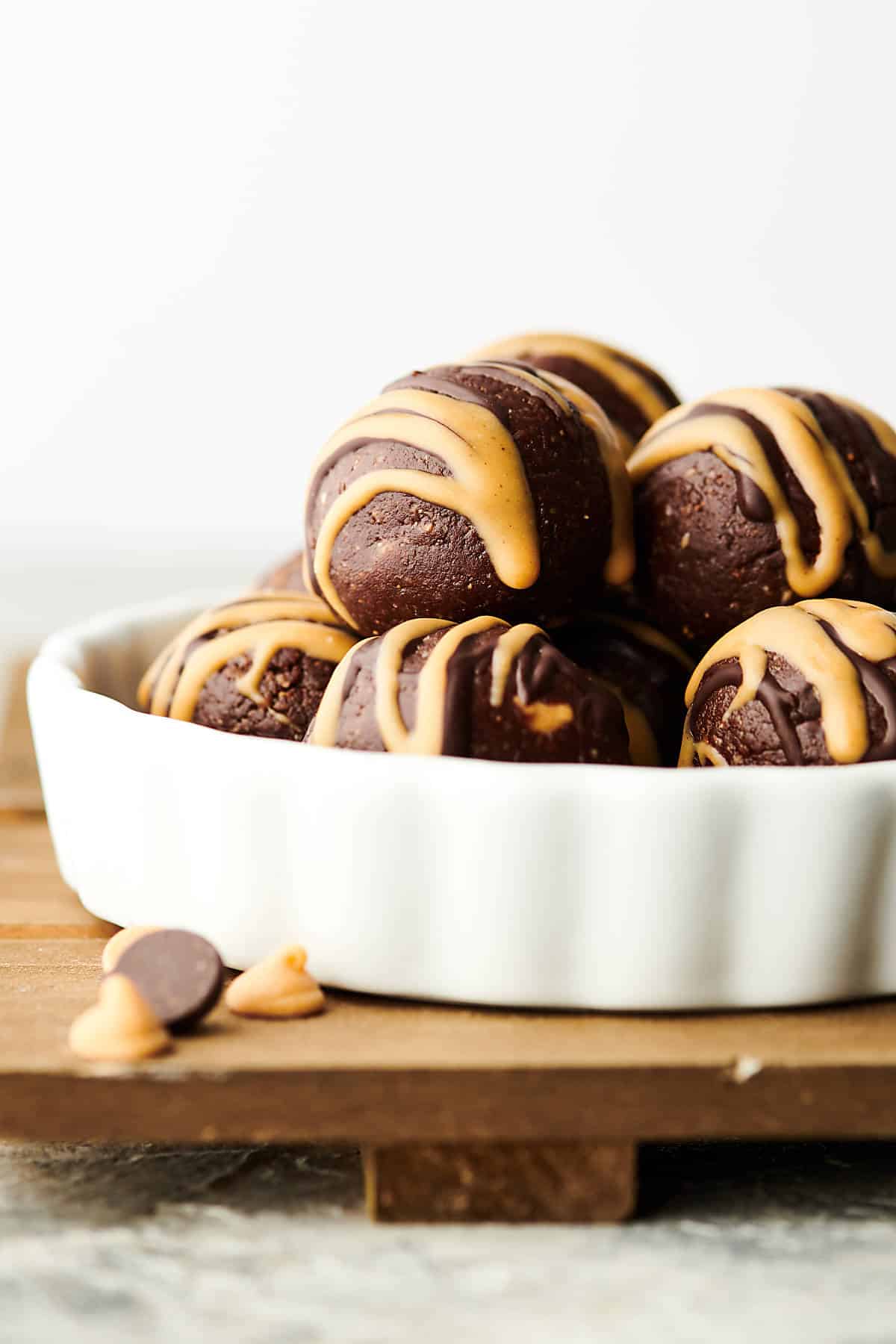 No Bake Chocolate Peanut Butter Energy Bites Recipe - Healthy, GF!