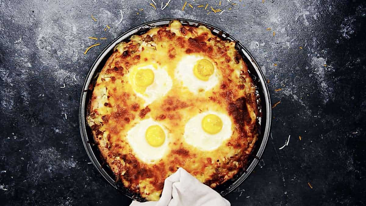 Maple Sausage Breakfast Pizza - Show Me the Yummy